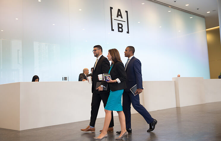 Governor Lee, Commissioner Rolfe Announce AllianceBernstein L.P. to ...